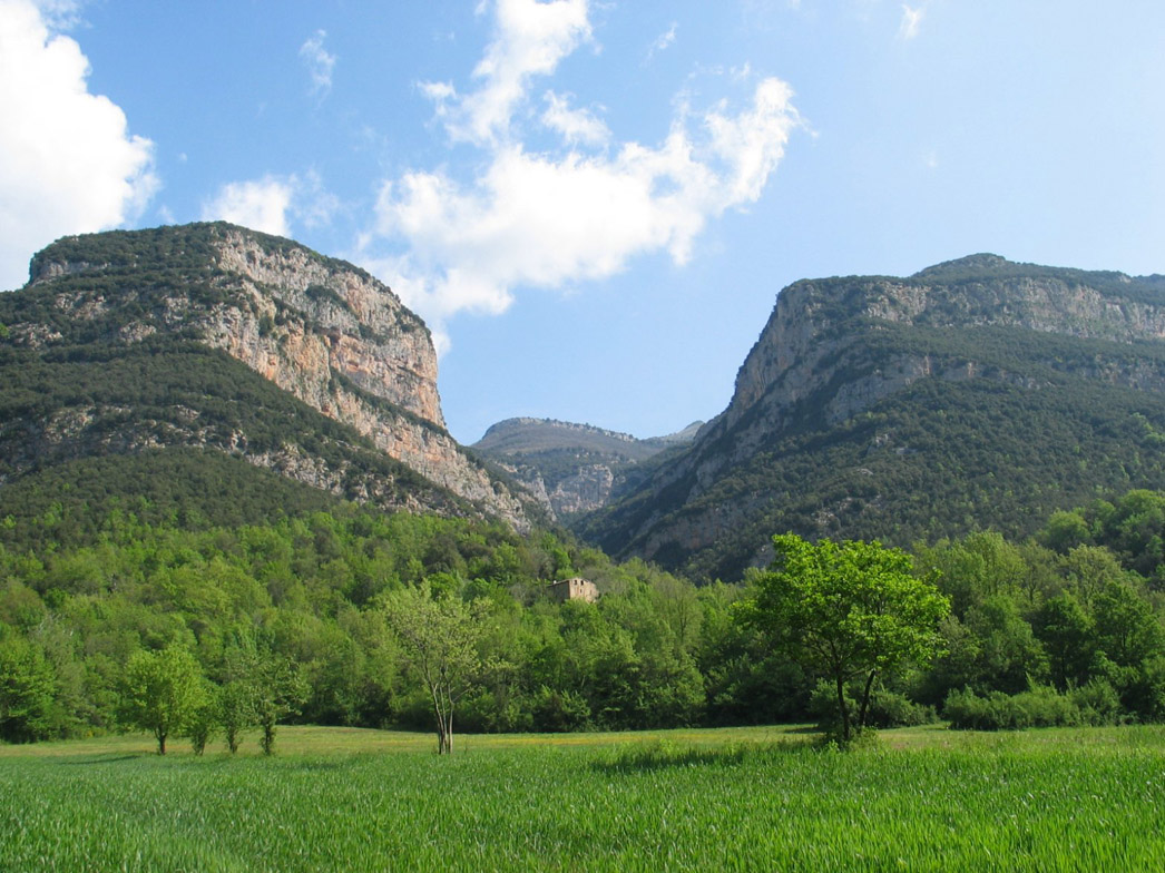 Parc Natural de la Zona Volcànica de la Garrotxa | Visit Pirineus